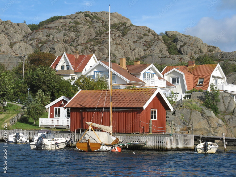 Suède,maison,rouge,bois,côte,bord de mer,mer,eau,typique,drapeau,phare ...