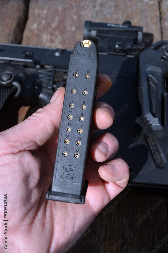 Glock magazine usage for KRISS Vector 9*21 caliber submachine gun. June ...