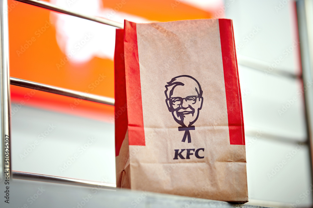 Fotografia do Stock: Minsk, Belarus. Jun 2022. KFC Paper bag. Kentucky ...