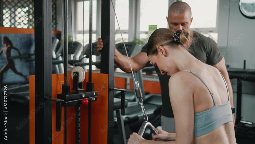 Vídeo do Stock: Caucasian blond athletic woman in her 20s with her hair ...