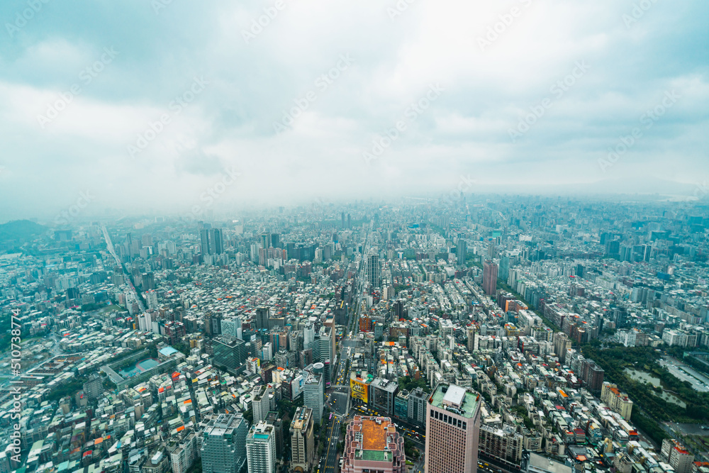 Taipei 101 building, Taiwan, China, China overlooks the city skyline ...