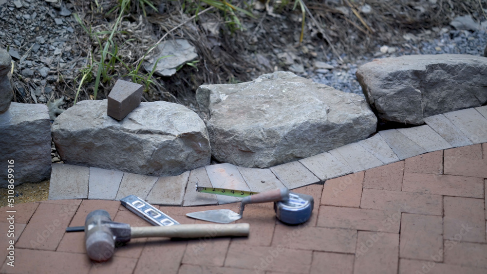 Construction zone detail showing the soldier course under construction ...