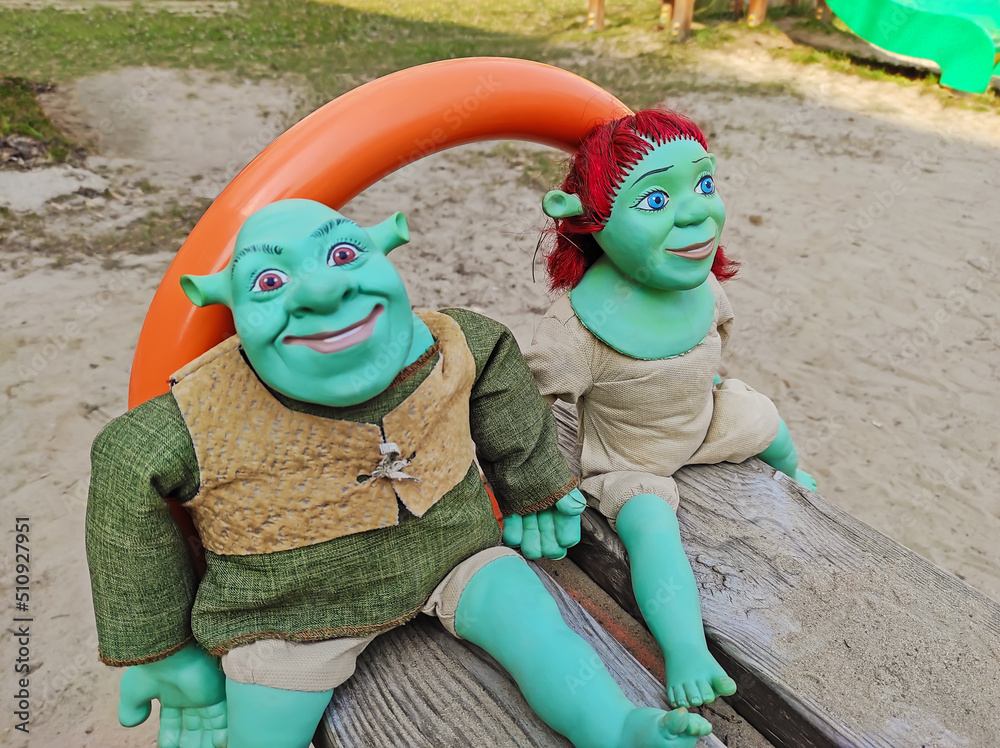 Cartoon couple Shrek and Princess Fiona Stock Photo | Adobe Stock