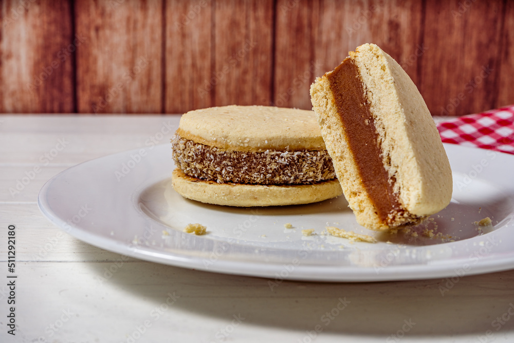 Argentine classic alfajores of cornstarch and dulce de leche with ...