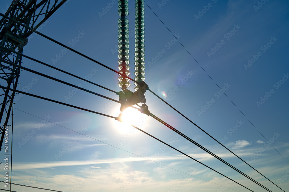 High voltage power line with insulation divider of electric power wires ...