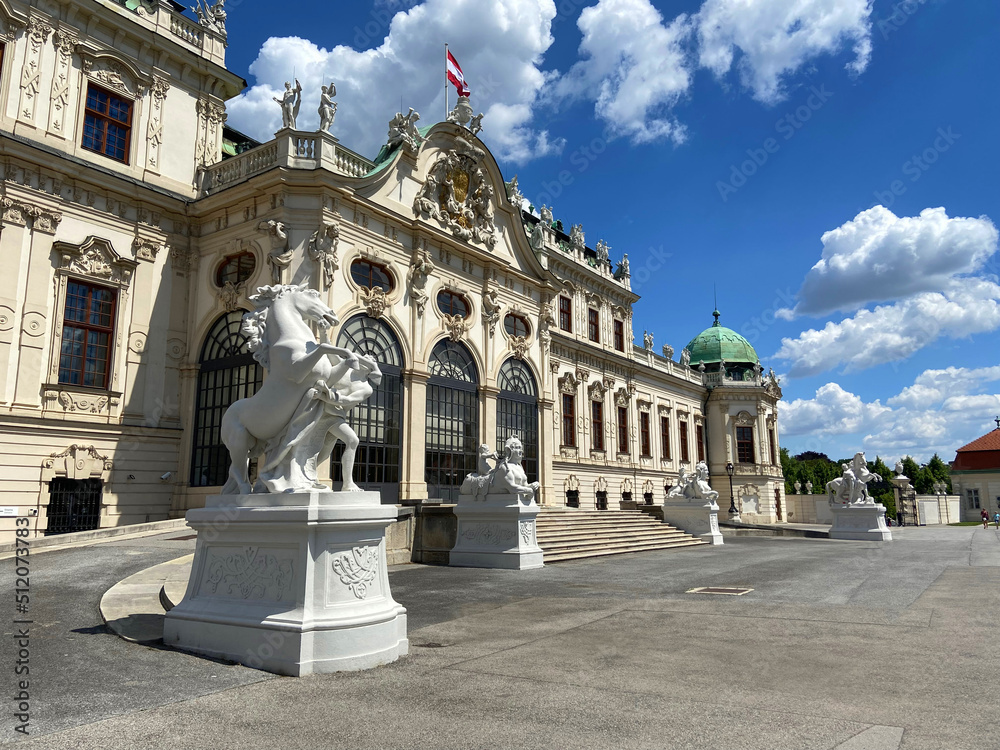 Photo & Art Print Belvedere Palace, Belvedere Palace building and ...
