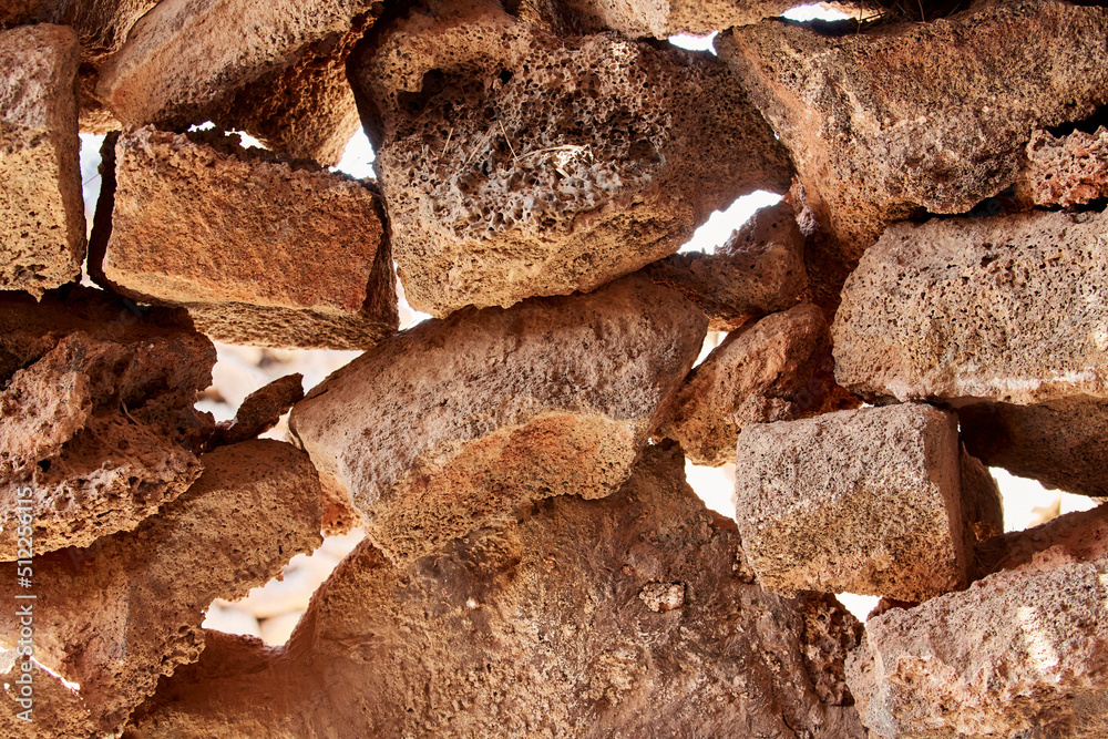 Foto de Dodom installed in the outer rim of Erta Ale volcano caldera ...