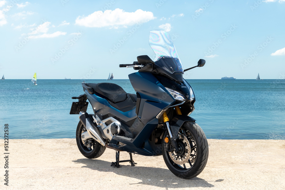 Honda's 750 cc twin-cylinder engine Honda Forza 750 is on the road ...