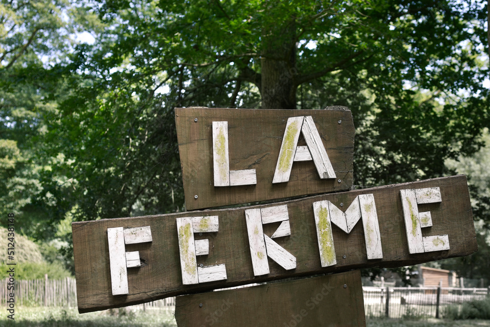 Panneau La Ferme Stock Photo | Adobe Stock