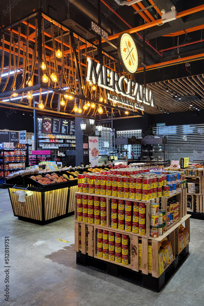 Zdjęcie Stock: Selangor, Malaysia - 19 June 2022: Modern grocery store ...