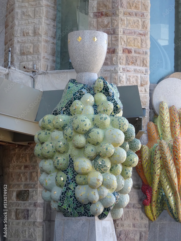[Spain] A fruit object on the tip of the tower of Sagrada Familia ...