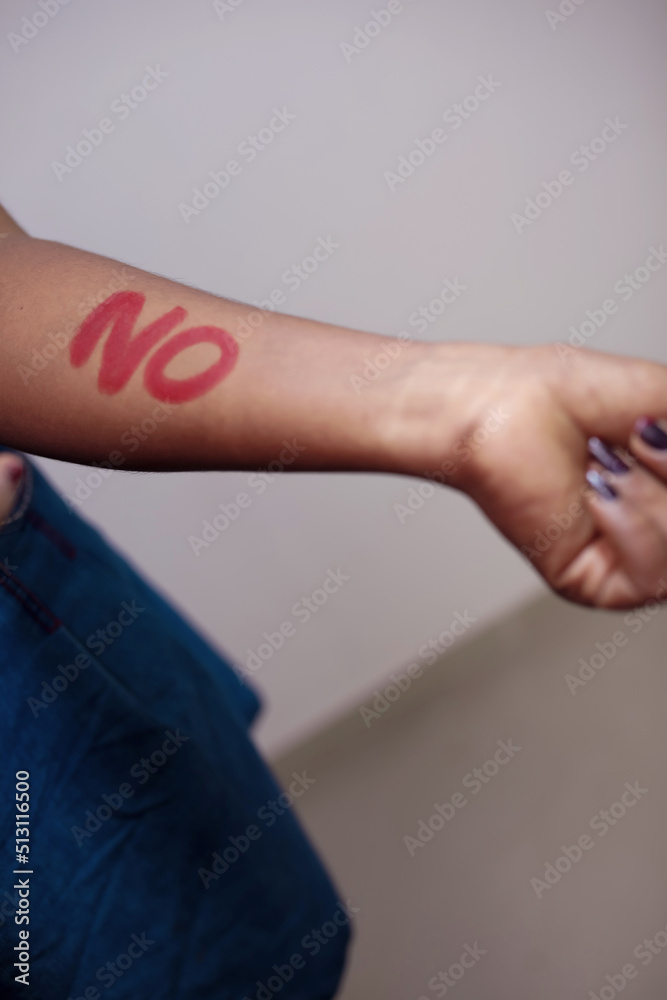 hitting syringe Drug mage of using illegal drugs with a syringe Stock ...