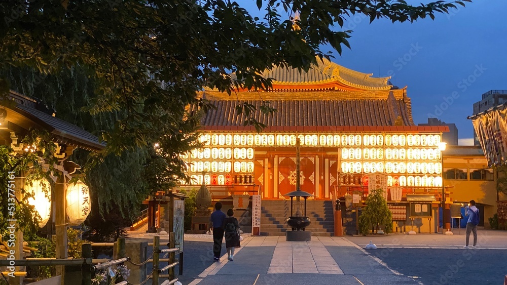 The path to the beautiful Japanese temple at night with Japanese paper ...