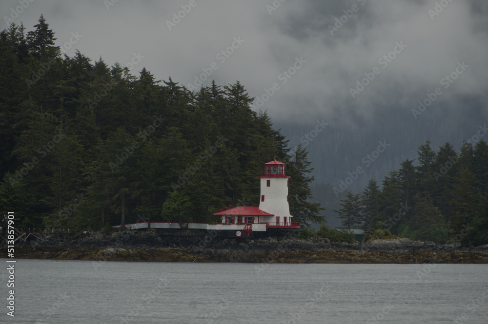 Foto de The Sitka lighthouse positioned just outside the harbor of ...