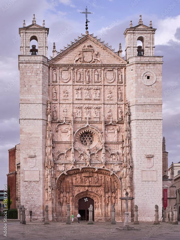 Foto de San Pablo church in Valladolid, Spain. The facade is one of the ...