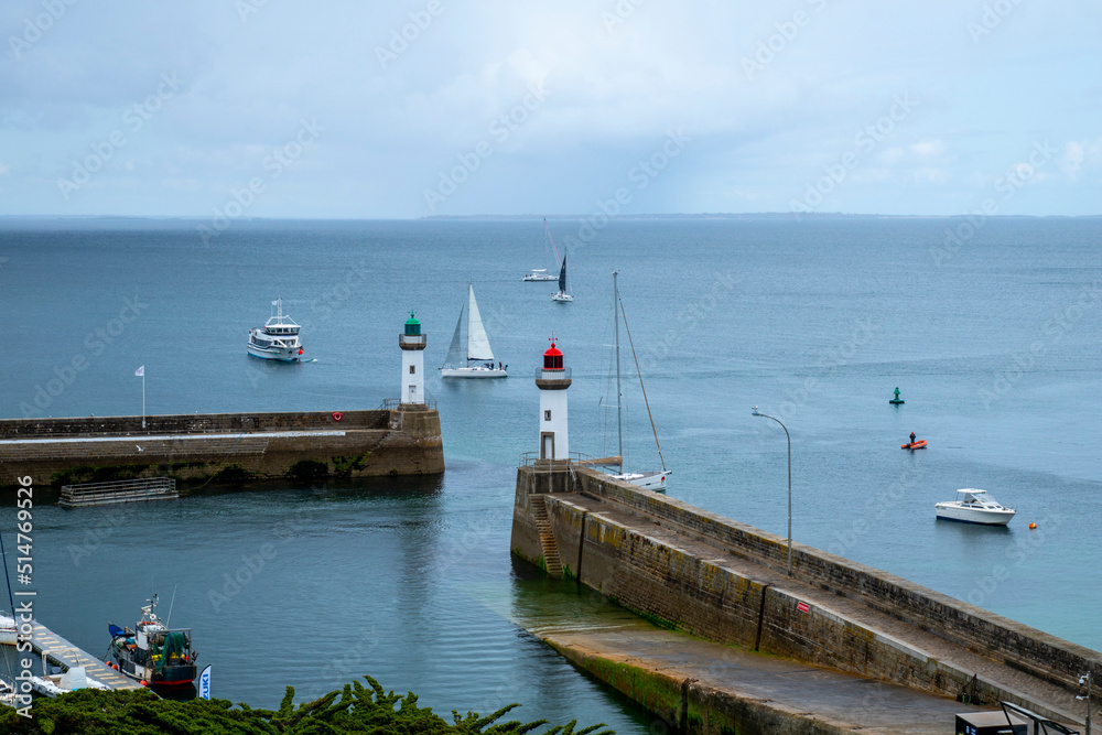 Stockfoto Le Port de Le Palais et phare de la Jetée Sud et Môle ...