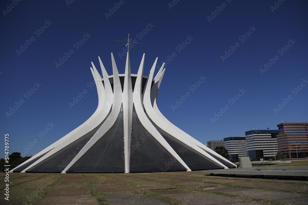 BRASÍLIA, BRASIL- Abril, 2016: Brasilia's Cathedral. Buildings ...