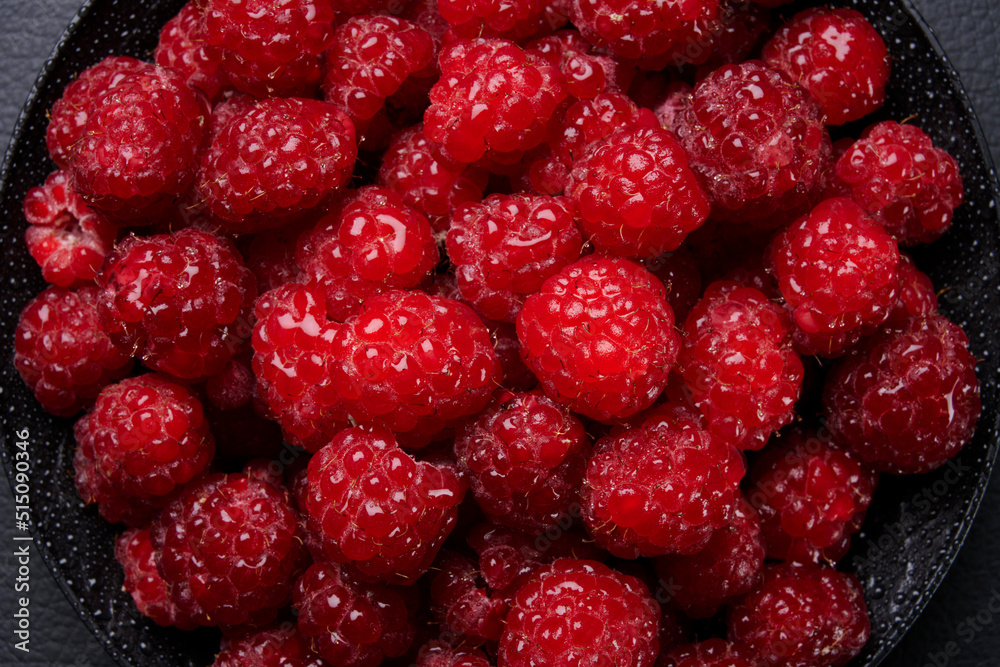 diferentes angulos y detalles de frambuesas rojas Stock Photo | Adobe Stock