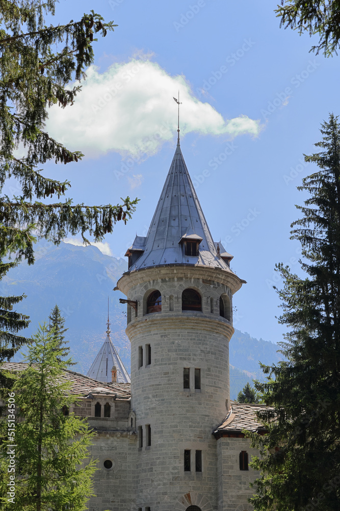 torre del castel savoia di gressoney italia, tower of te savoia castle ...
