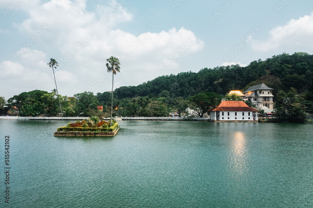 Skyline aerial view of Kandy lake and temple, beautiful stunning place ...