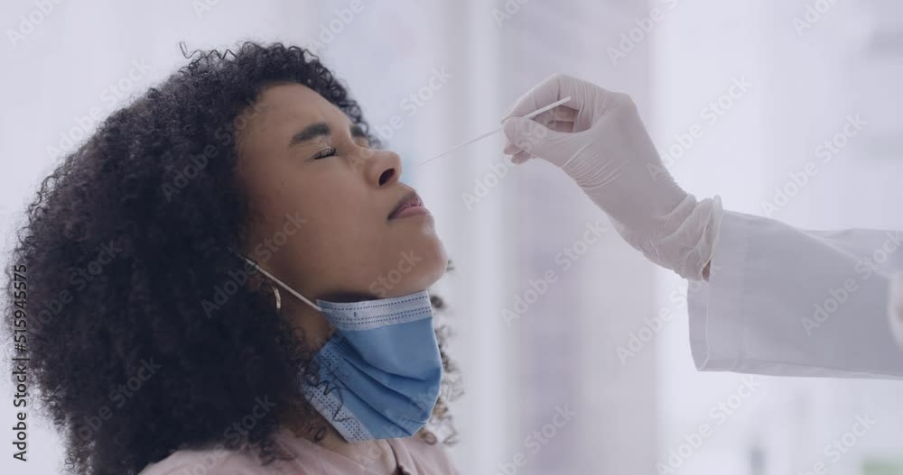 Video „Collecting a covid sample from the young patient using a cotton ...