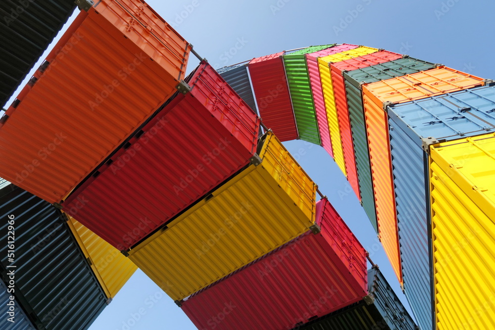 Catène de Containers sculpture créée en 2017 par Vincent Ganivet pour ...