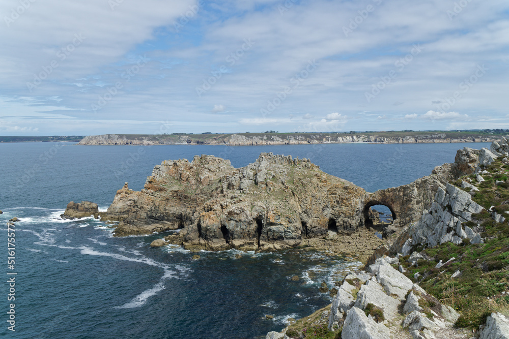 Château de Dinan, Felsbogen auf der Halbinsel Crozon, Finistère ...