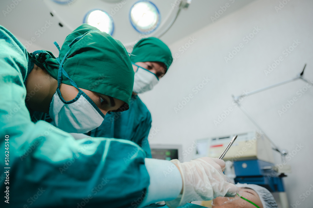 emergency patient concept, professional doctor working for help ...