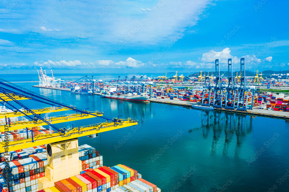 Container ship loading and unloading, Cargo freight ship for Online ...