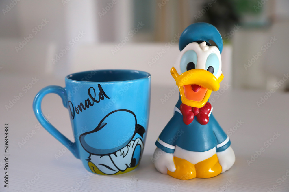Mug of Donald Duck winking. Cartoon characters from Walt Disney ...