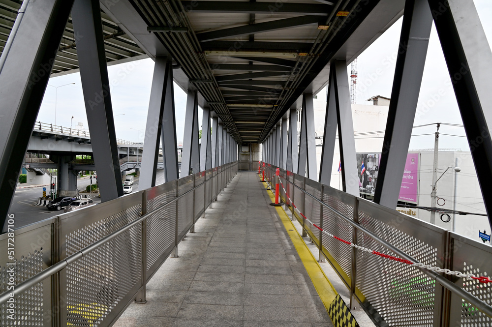 BANGKOK, THAILAND - July 16, 2022 : The Bridge of Railway MRT Sky Train ...