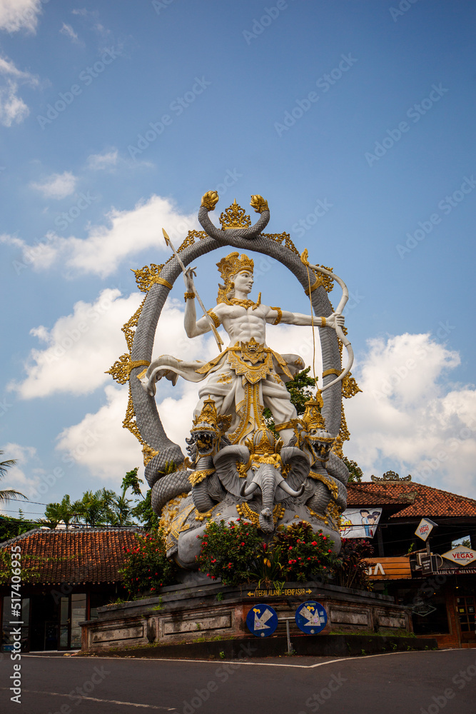 Statue of "God Indra" landmarks of Ubud, Bali. foto de Stock | Adobe Stock