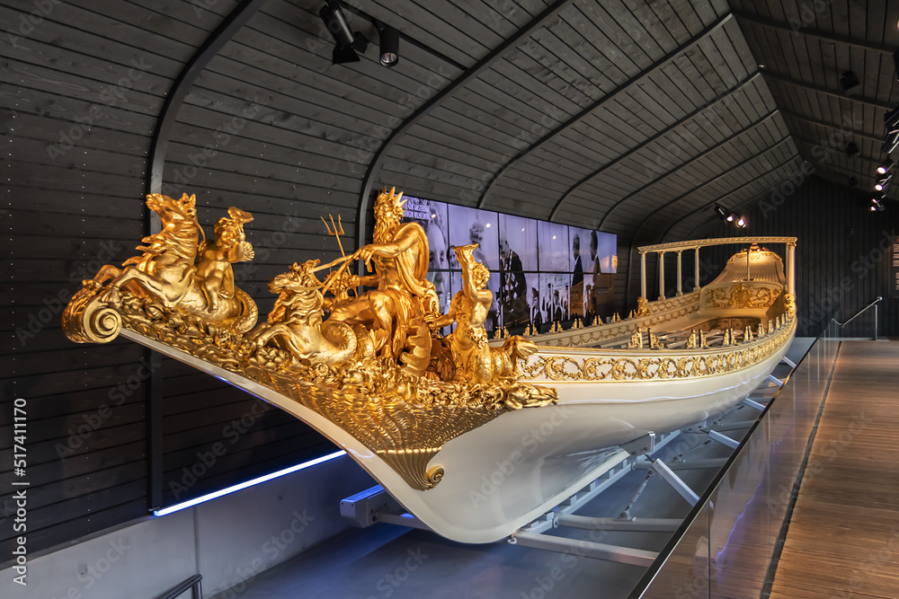 Dutch Royal Barge next to Amsterdam National Maritime museum ...