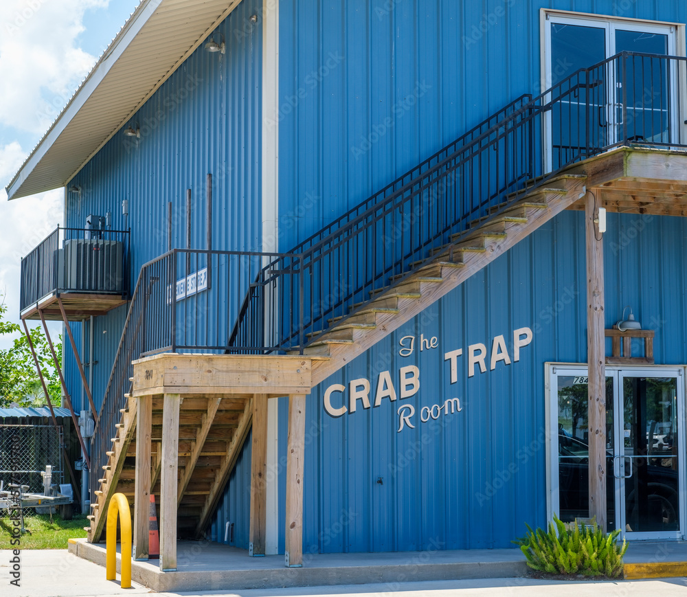 Entrance to the Crab Trap Room, and event space along Lake ...