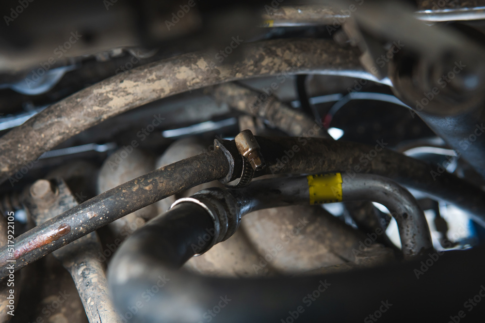 Oil, coolant and freon from the air conditioner, connections and clamps ...