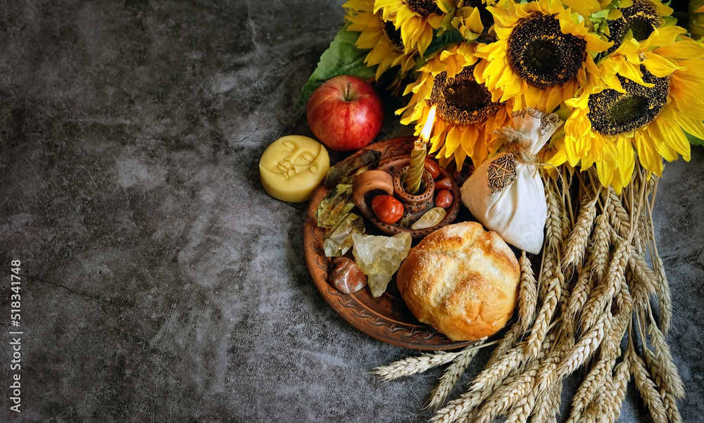 Wiccan Altar for Lammas, Lughnasadh pagan holiday. ears of wheat, bread ...