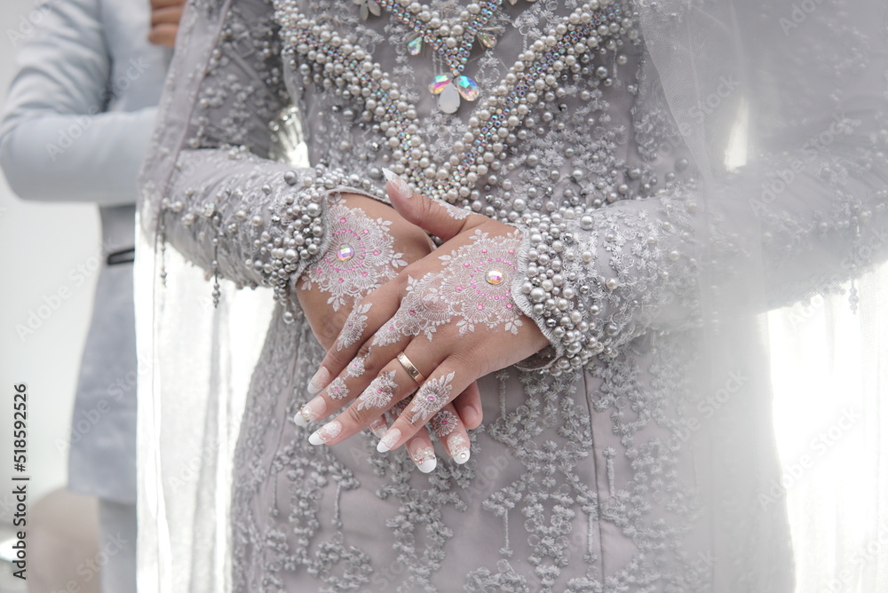 beautiful white hand henna art. beautiful hand painting on happy day ...