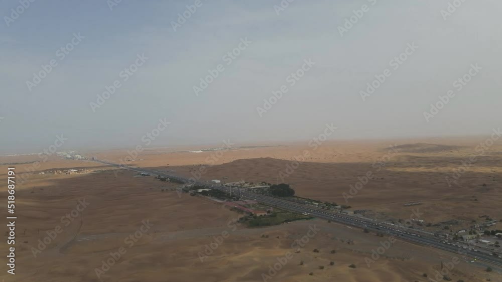 Vidéo Stock Hatta Oman Road Dubai Desert. An aerial view of a desert ...