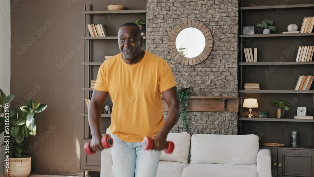 Stockvideo Athletic fit strong senior sportsman african american ...