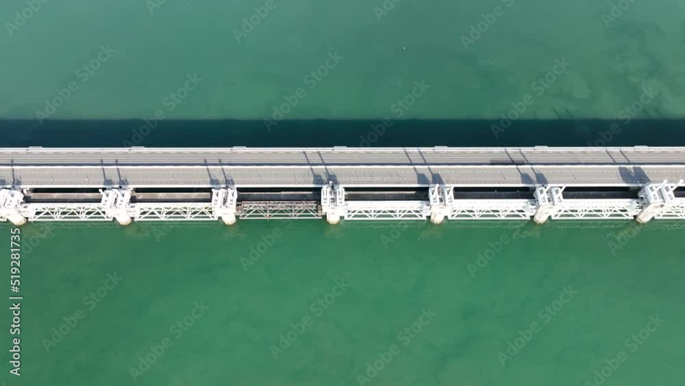 Video „Overhead top down view of Oosterschelde barrier closable storm ...