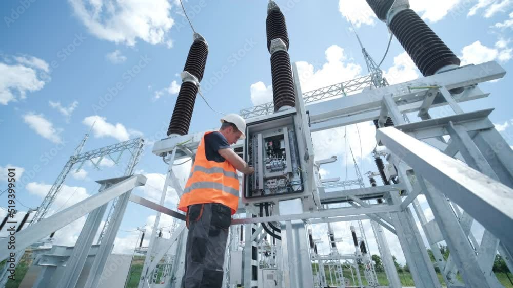 Vidéo Stock Electrical engineers inspect the electrical systems at the ...