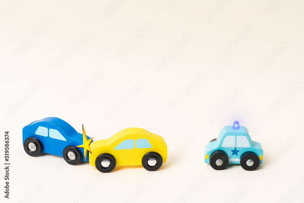 Foto de Two mini toy car crash with ambulance and police car. Toy car ...