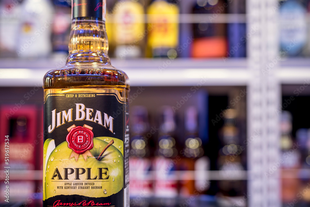 Jim Beam Apple Kentucky Straight Bourbon Whiskey for sale at a liquor ...