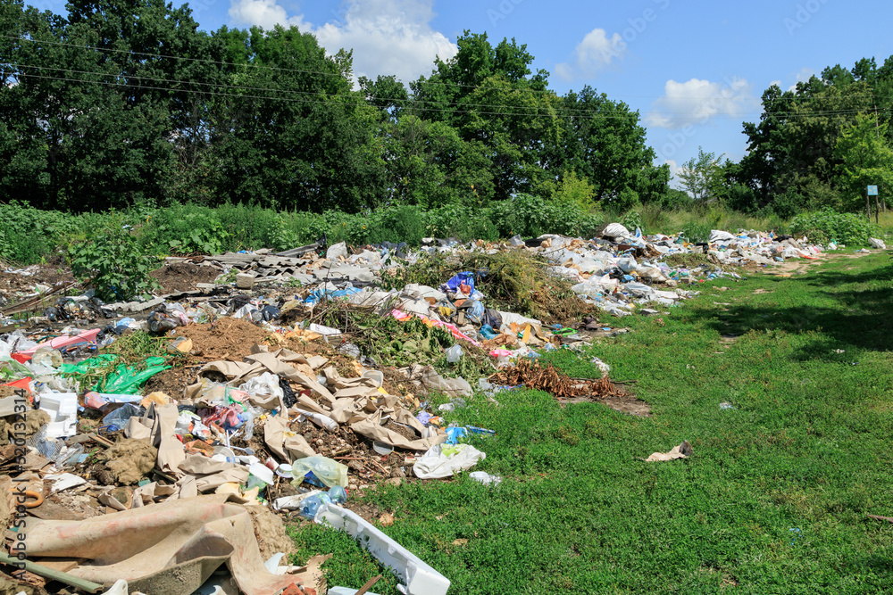 Stockfoto View of the landfill. Landfill A pile of plastic garbage ...