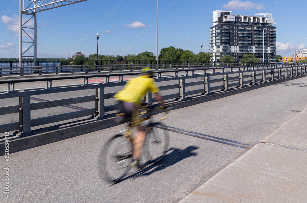 Piste cyclable du pont Viau de Montréal vers Laval Stock Photo | Adobe ...