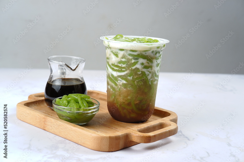 es Cendol or lod chong is a sweet ice dessert made from pandan short ...