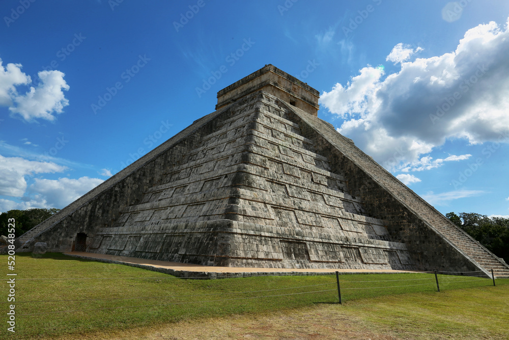 Maya pyramid of Kukulkan, Chichen Itza, Mexico. Stock Photo | Adobe Stock