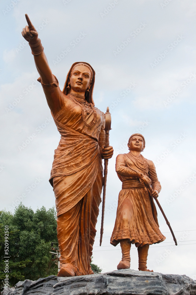 Stockfoto Statue of Maa Jijau And young Chatrapati Shivaji Maharaj ...