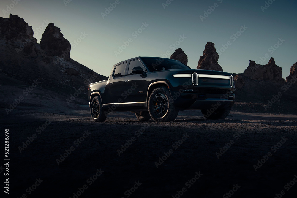 Los-Angeles, USA - June 2022: electric pickup Rivian R1T. 素材庫相片 | Adobe ...