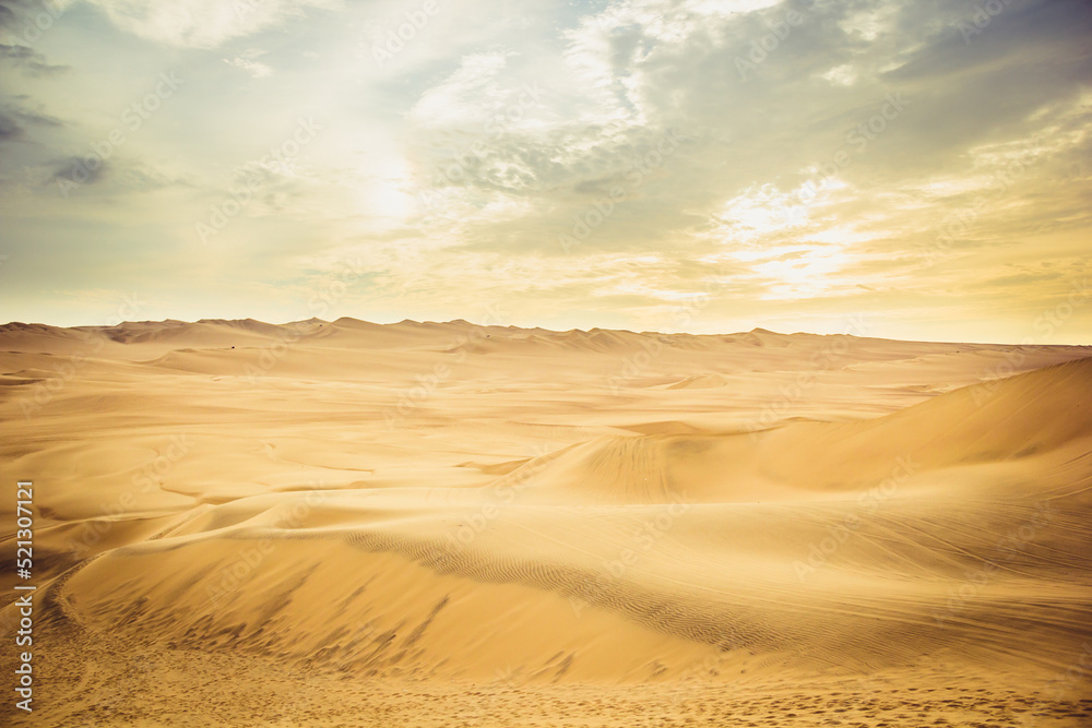 Dunas en el desierto de la Huacachina - Ica, Perú Stock Photo | Adobe Stock